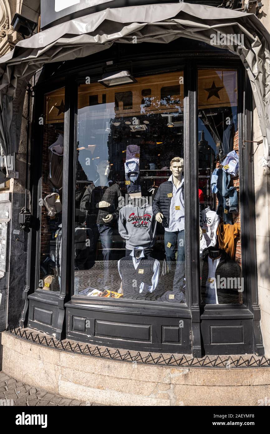 Old shop front window displays, Porto, Portugal Stock Photo - Alamy