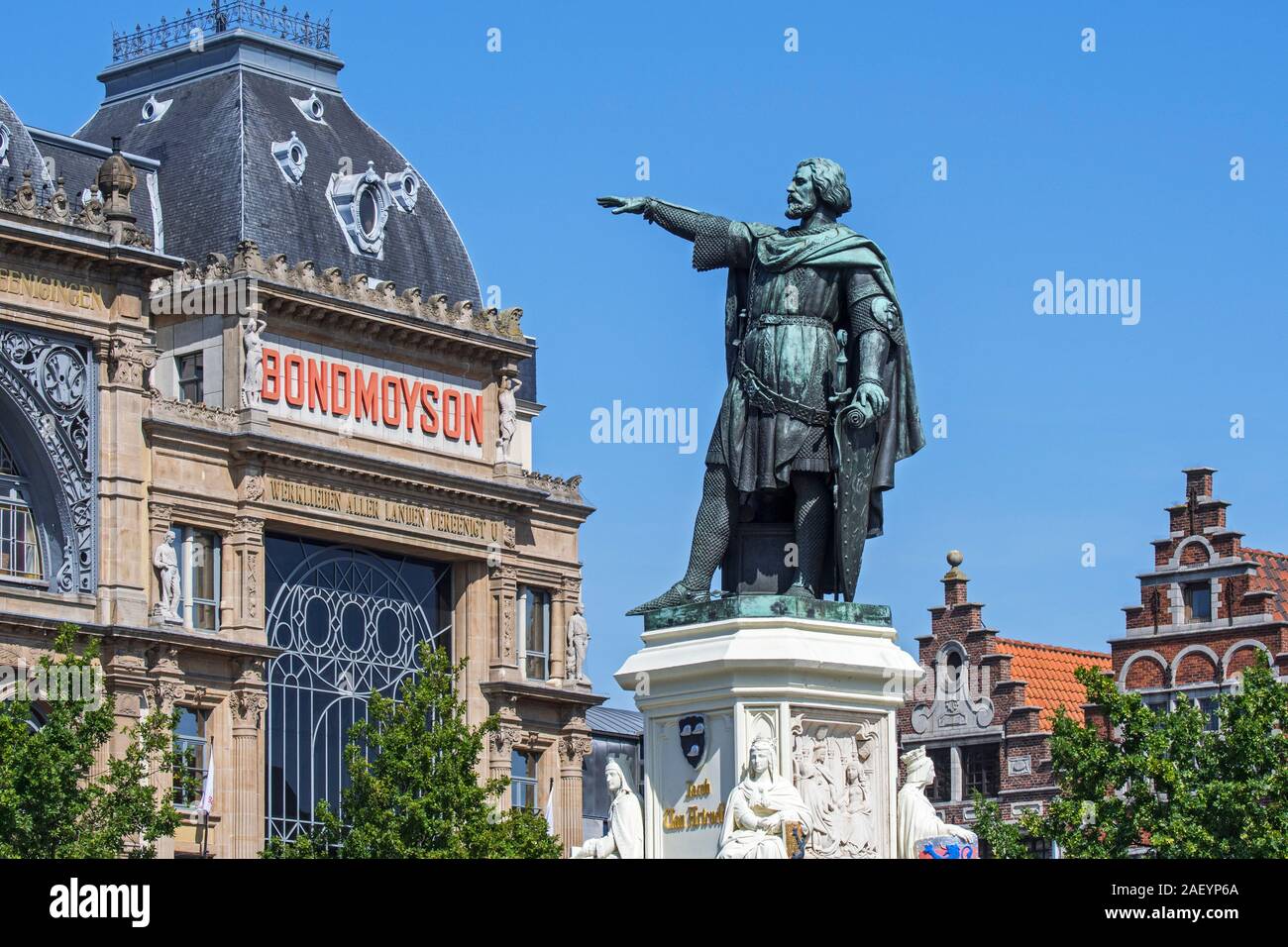 Statue of Jacob Van Artevelde and Bond Moyson building in art nouveau ...