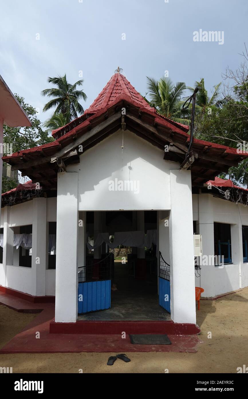 Mahigarjanaramaya Buddhist Temple and Kirama Ananda Himi Religious ...