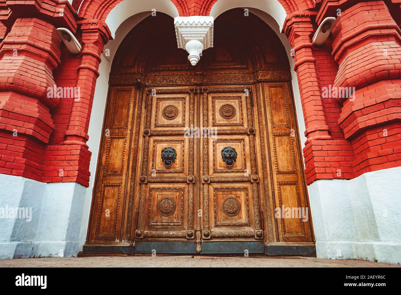 Large Wooden Gates High Resolution Stock Photography and Images - Alamy