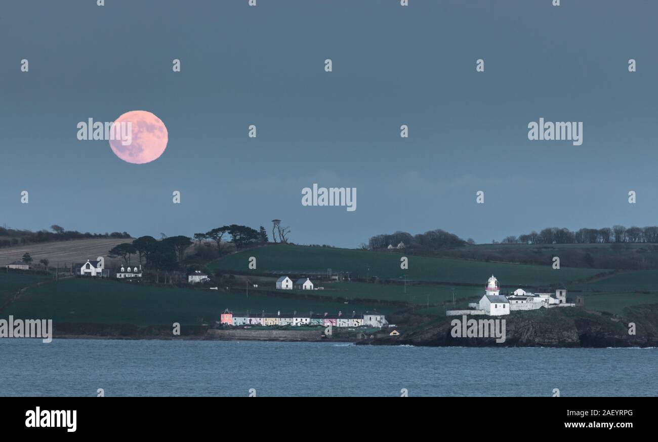 Full moon 2019 hi-res stock photography and images - Alamy