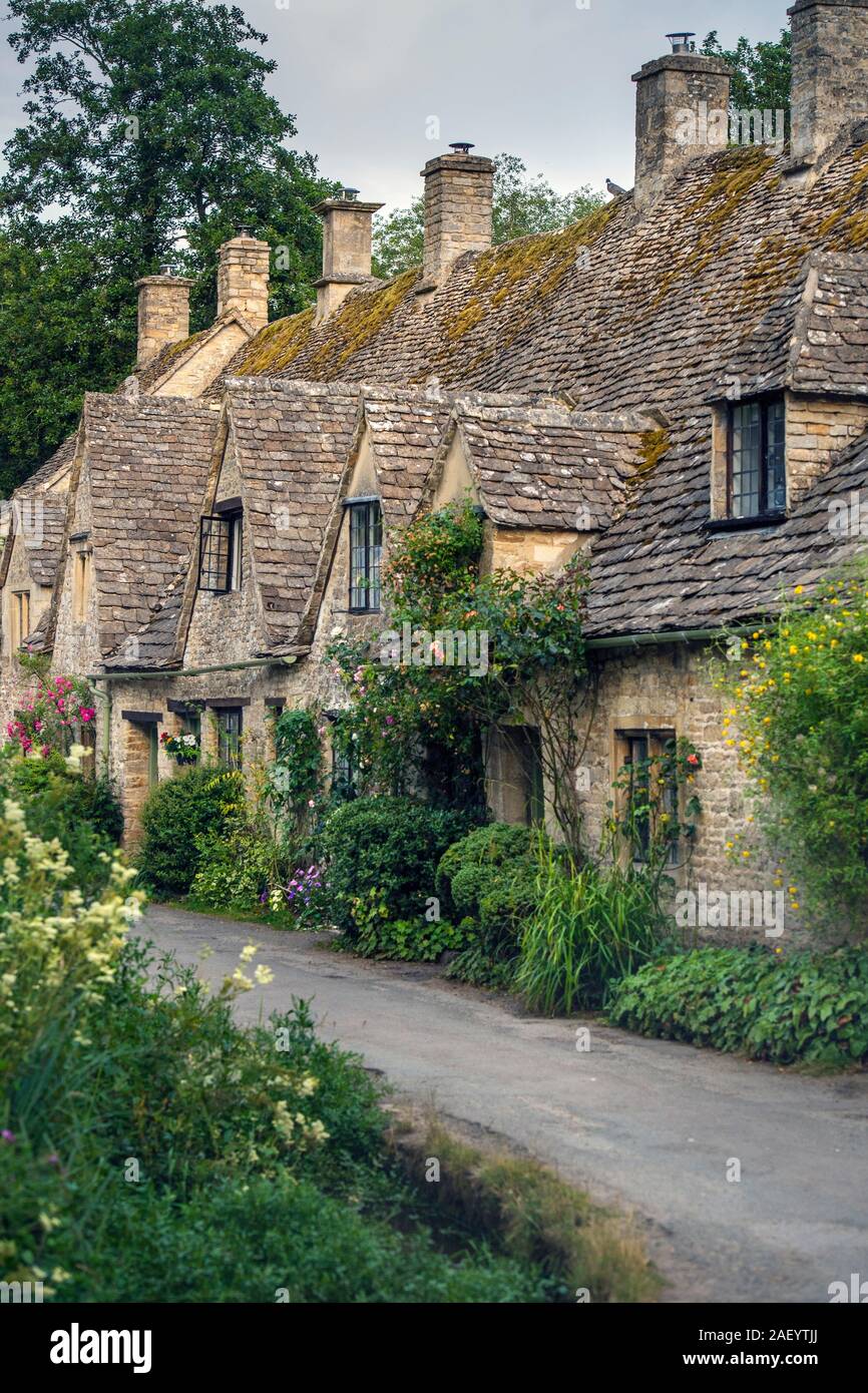 Cottages on Arlington Row in Bibury, Gloucestershire in the Cotswolds ...