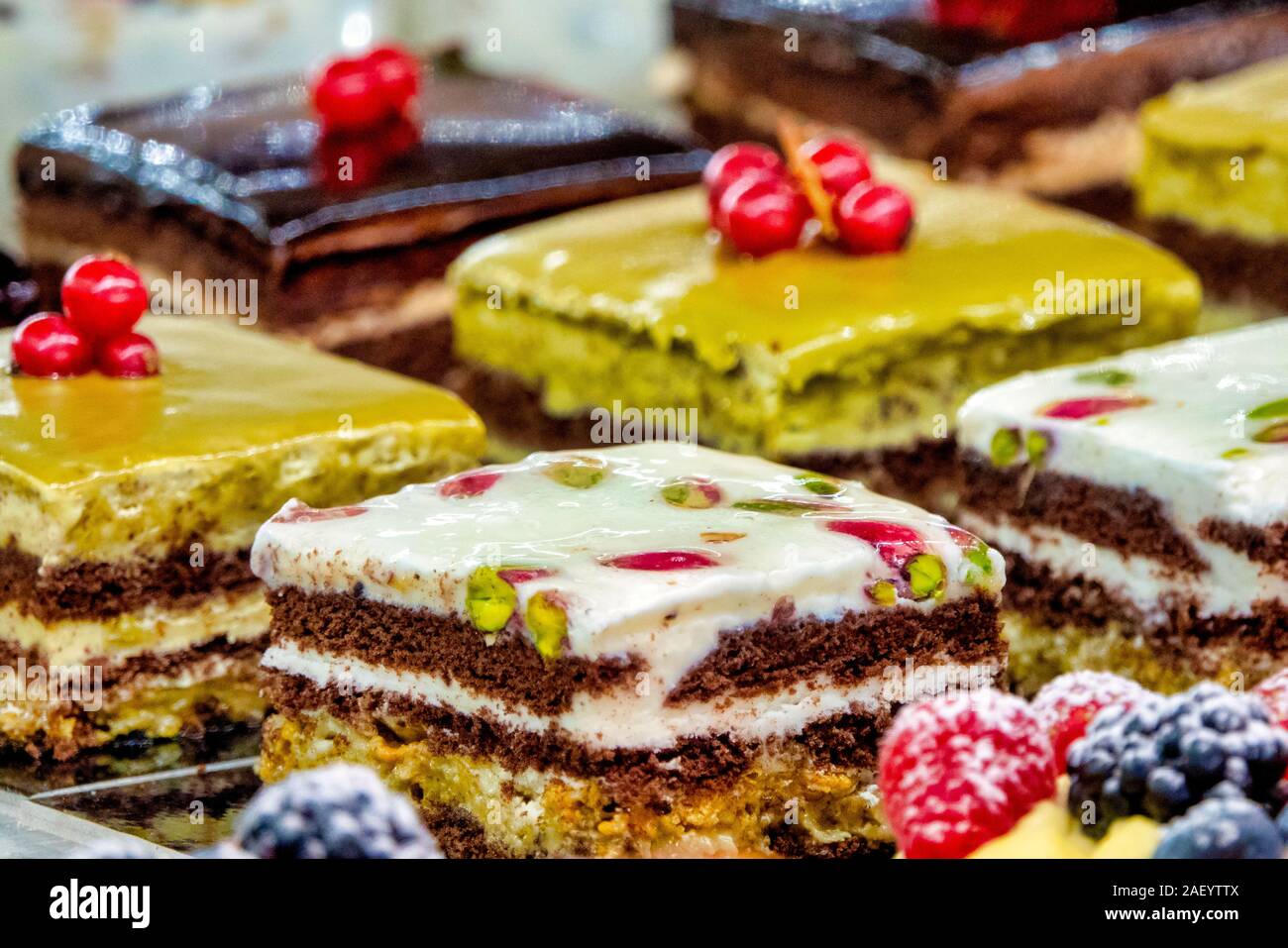 Italian pastry shop hi-res stock photography and images - Alamy