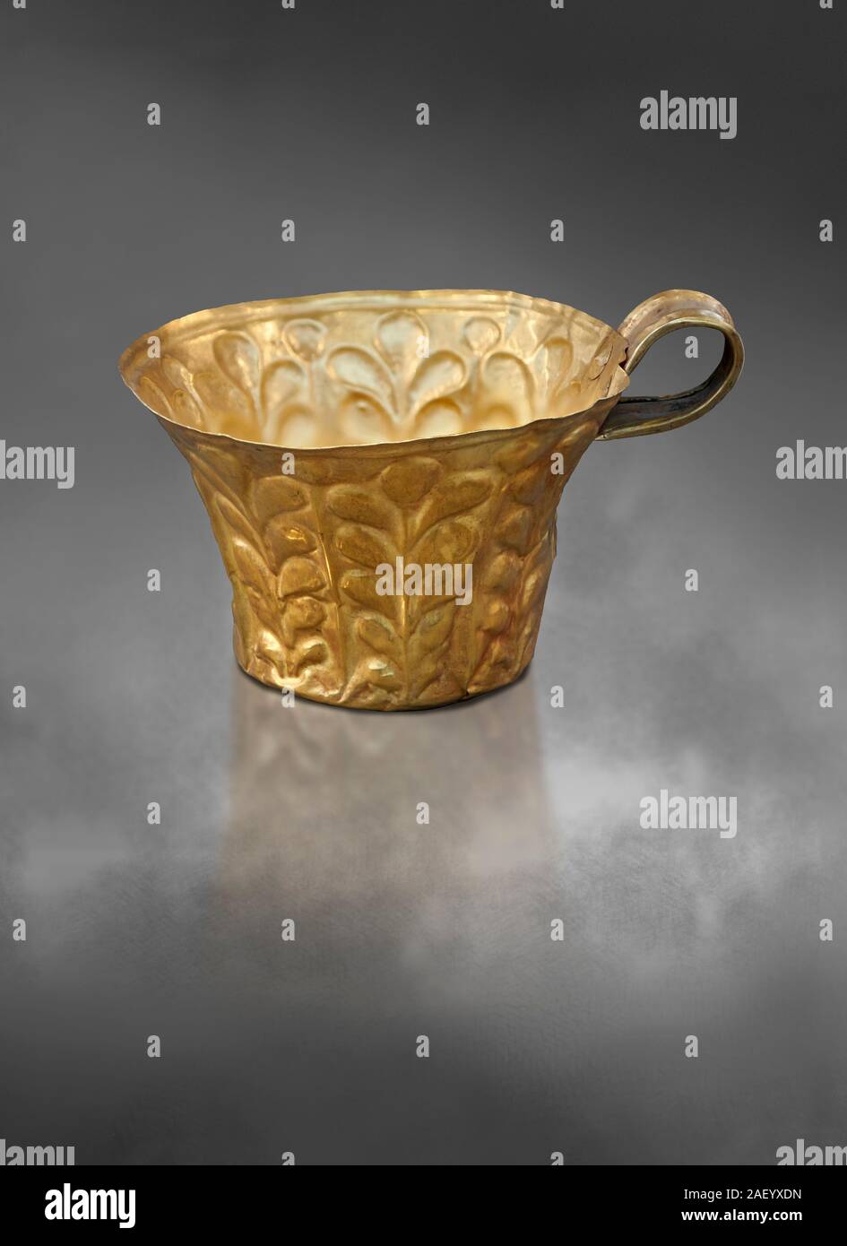 Mycenaean Cup High Resolution Stock Photography and Images - Alamy