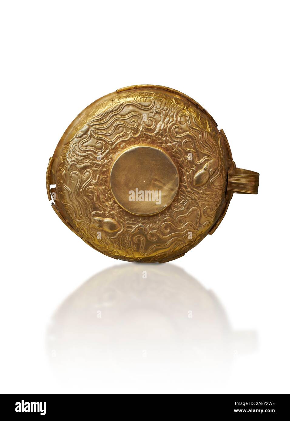 Mycenaean gold cup depicting octupuses in a marinescape from the ...