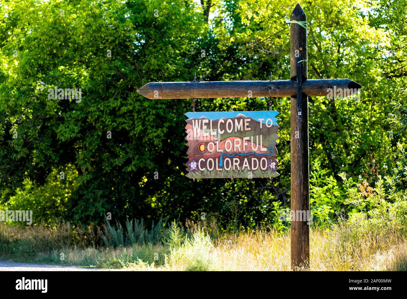 Vintage welcome sign highway usa hi-res stock photography and images ...