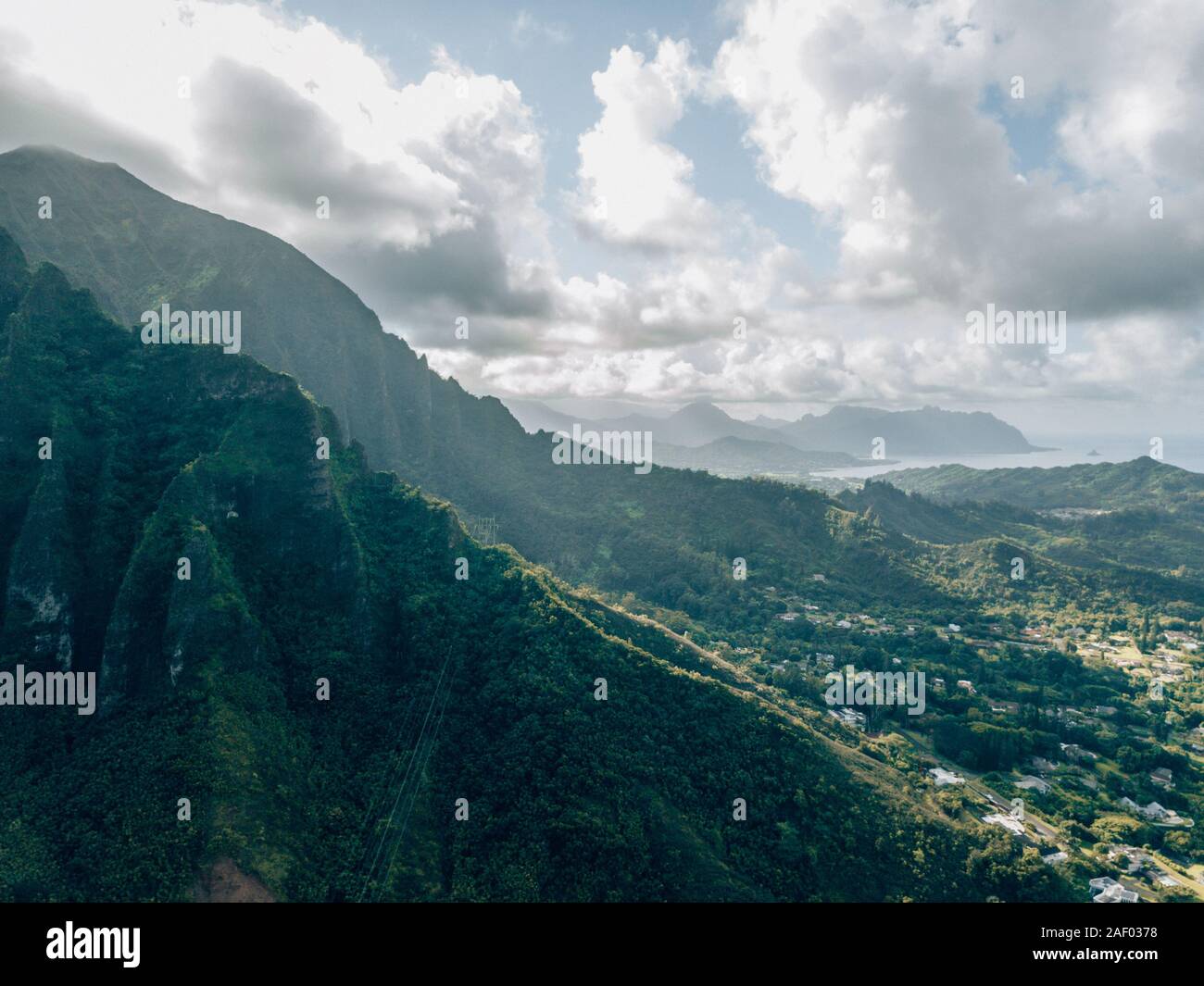 Golden hour hawaii landscapes hi-res stock photography and images - Alamy