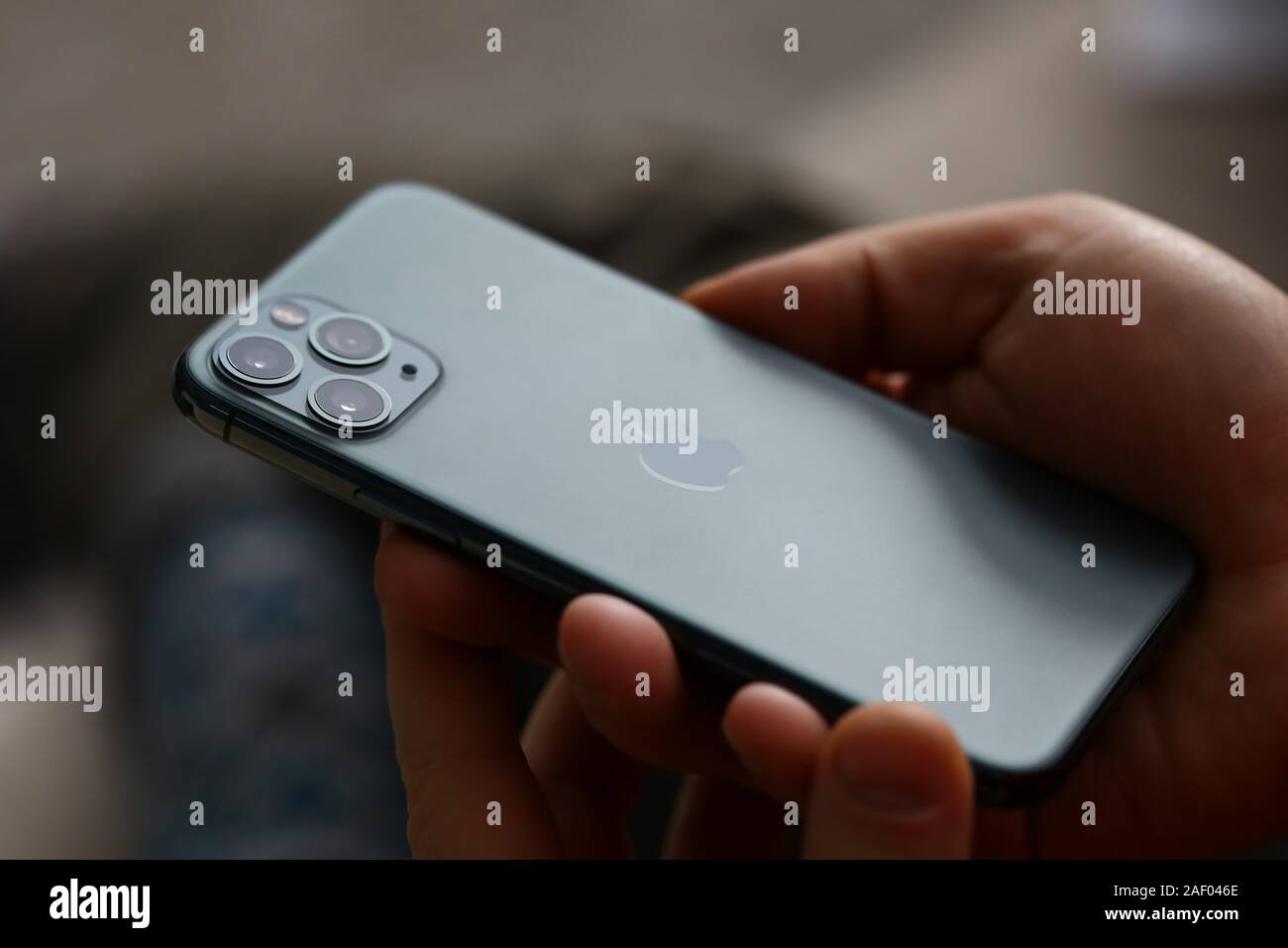 Iphone backside hi-res stock photography and images - Alamy
