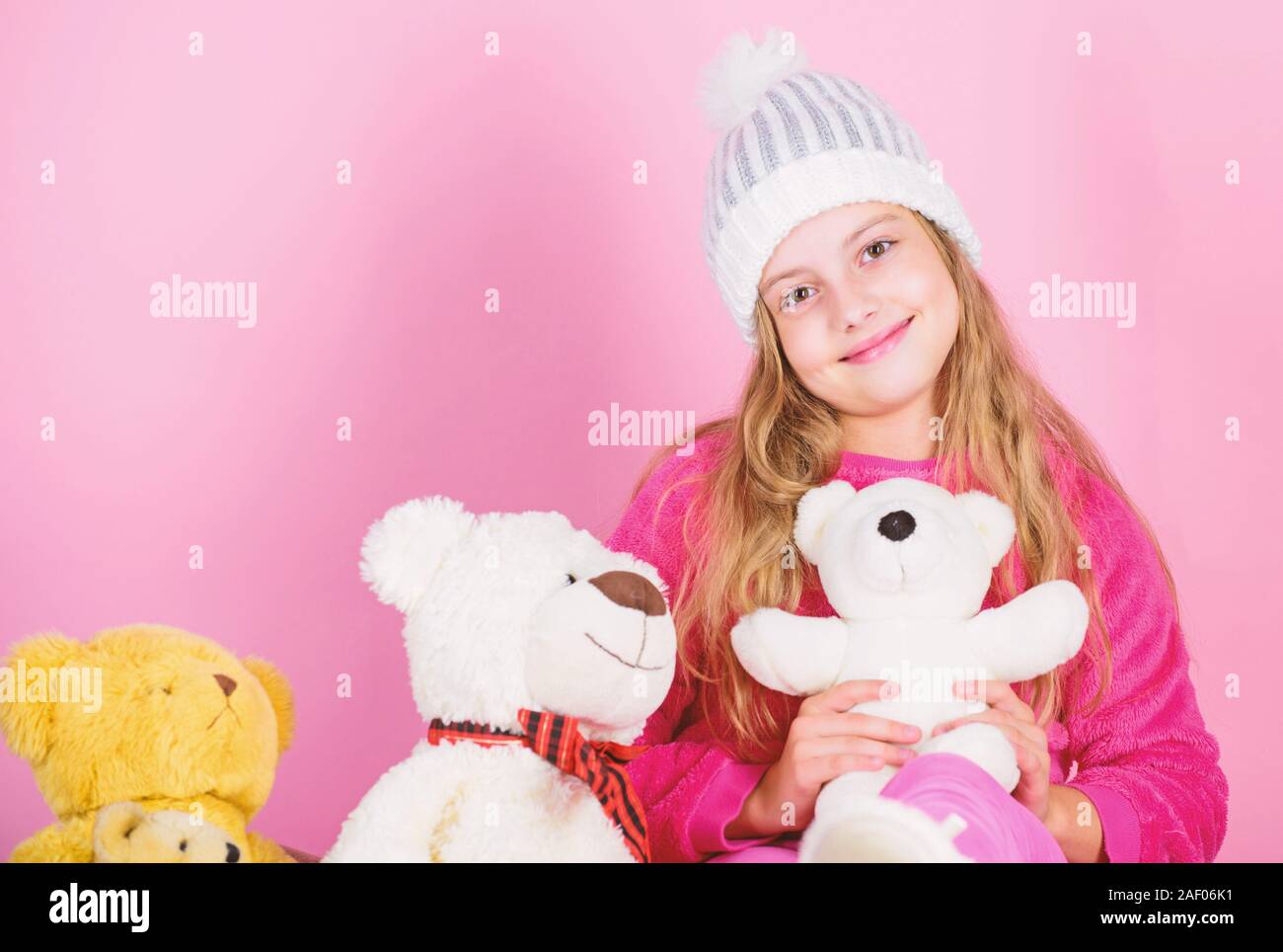 Teddy bears help children handle emotions and limit stress. Kid little ...