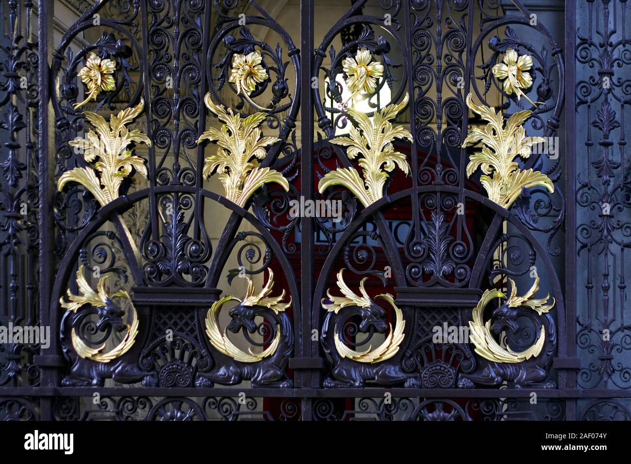 Golden ironwork hi-res stock photography and images - Alamy