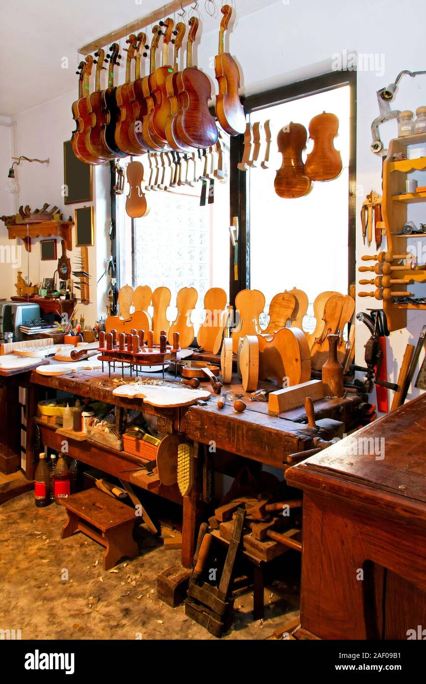 Stradivarius violin workshop hi-res stock photography and images - Alamy