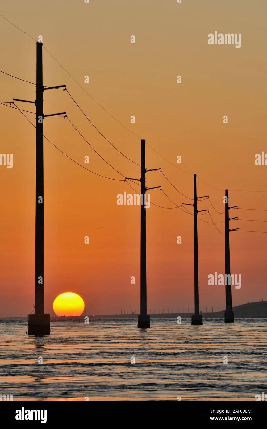 Electricity pylons usa hi-res stock photography and images - Alamy