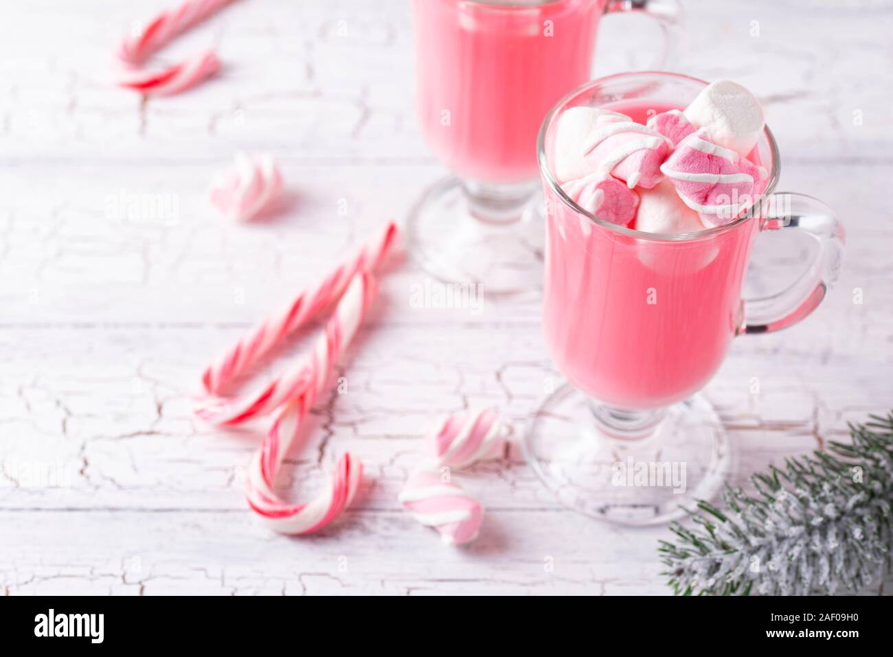 Ruby hot chocolate hi-res stock photography and images - Alamy