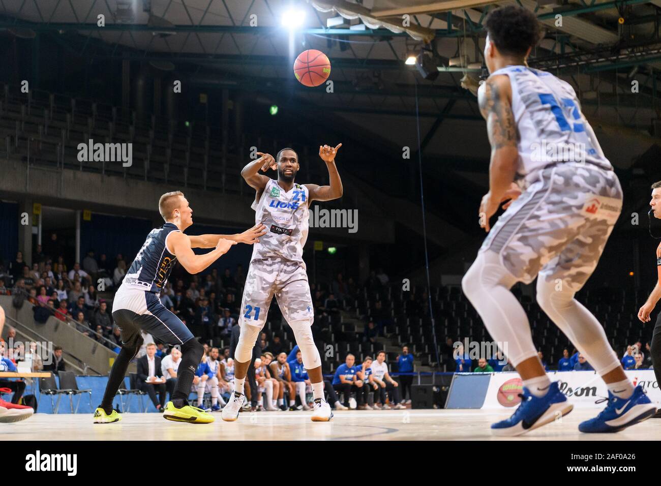 Karlsruhe, Deutschland. 11th Dec, 2019. Orlando Isaiah Parker (Lions ...