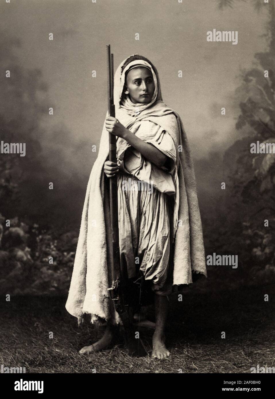 African soldier with gun hi-res stock photography and images - Alamy