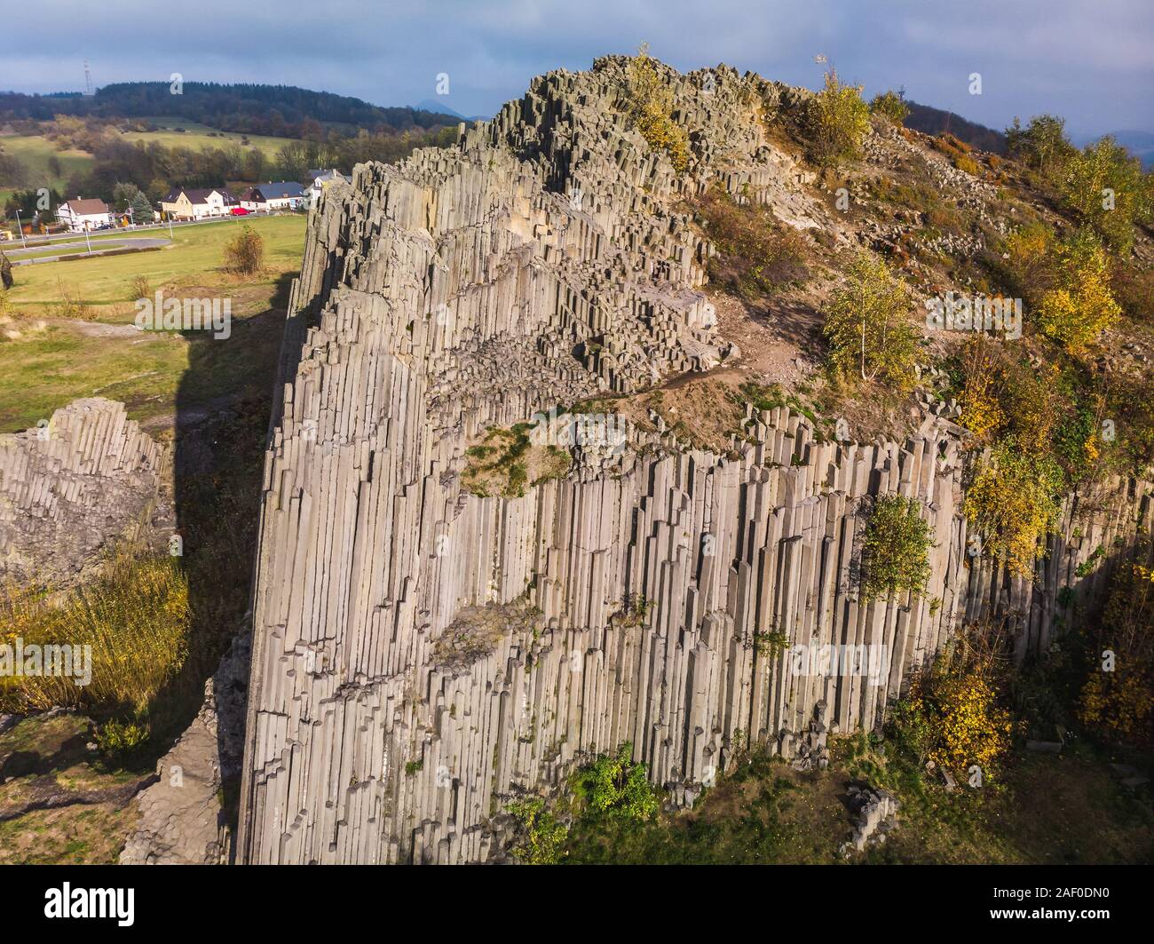 Hexagonal rock structures hi-res stock photography and images - Alamy