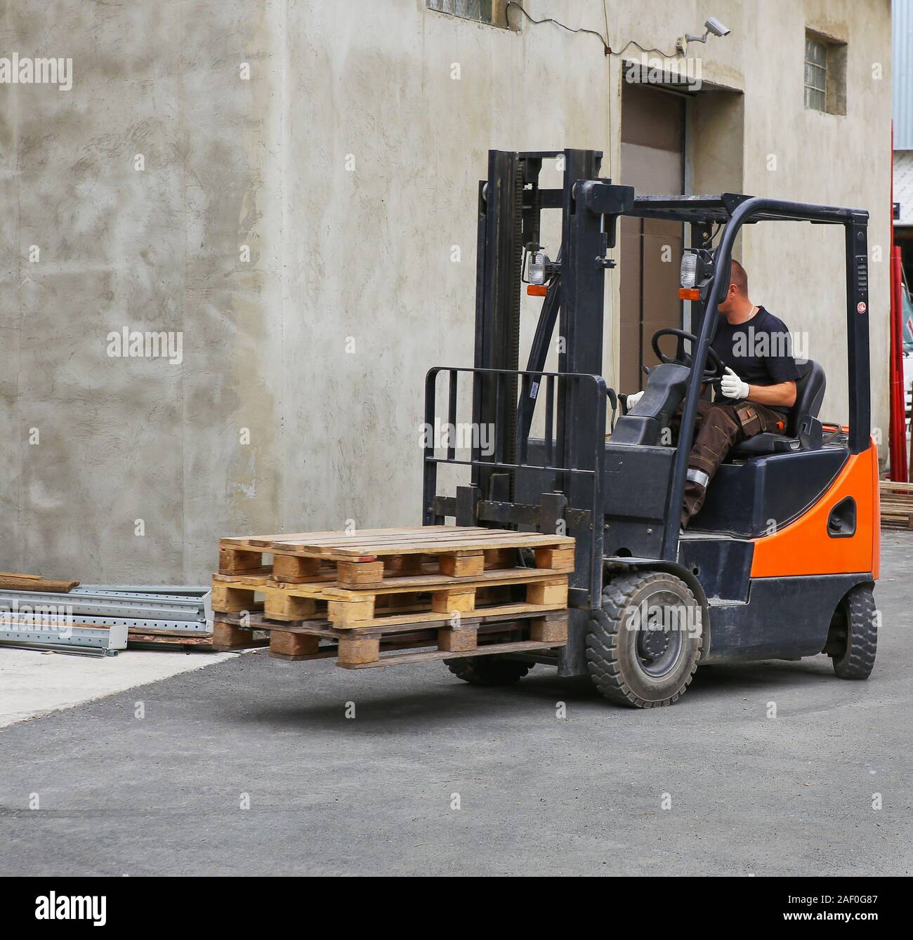 Cargo loader hi-res stock photography and images - Alamy