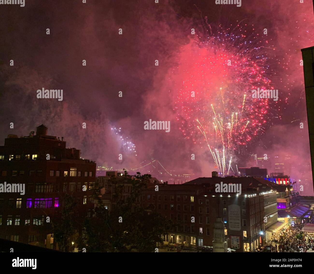 NYC July 4th fireworks in lower Manhattan Stock Photo - Alamy