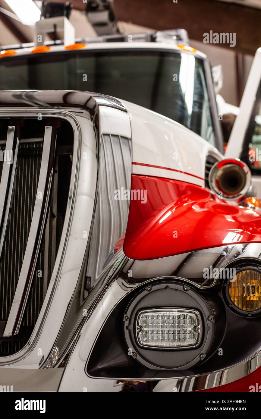 Three quarter profile hi-res stock photography and images - Alamy