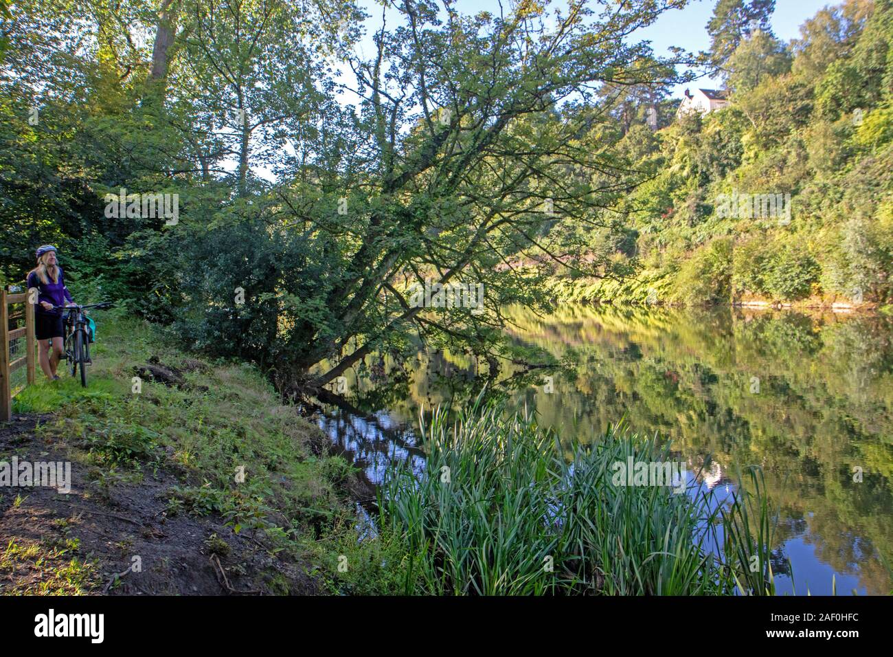 Cardiff river taff cyclist hi-res stock photography and images - Alamy