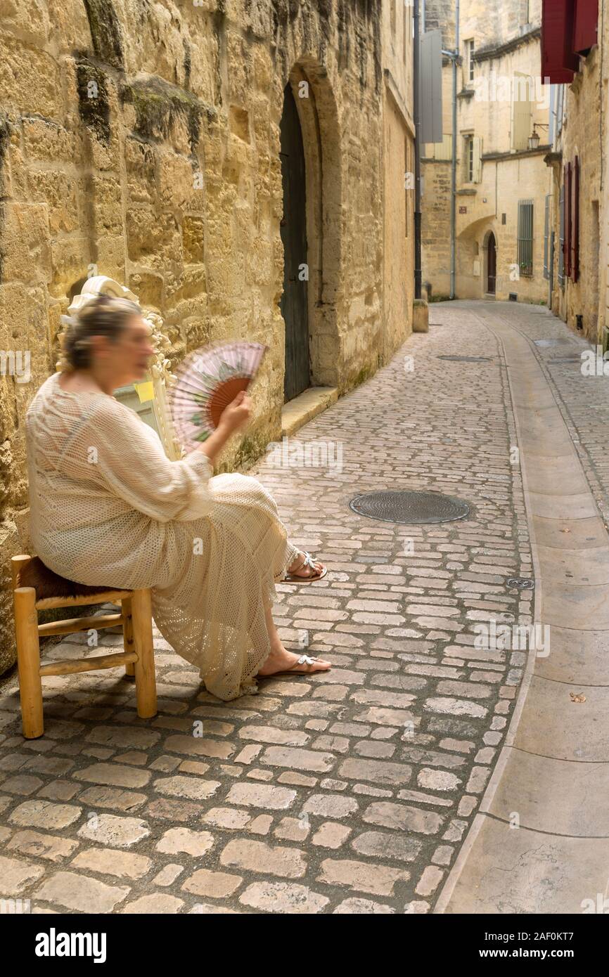 Fanning hand hi-res stock photography and images - Alamy