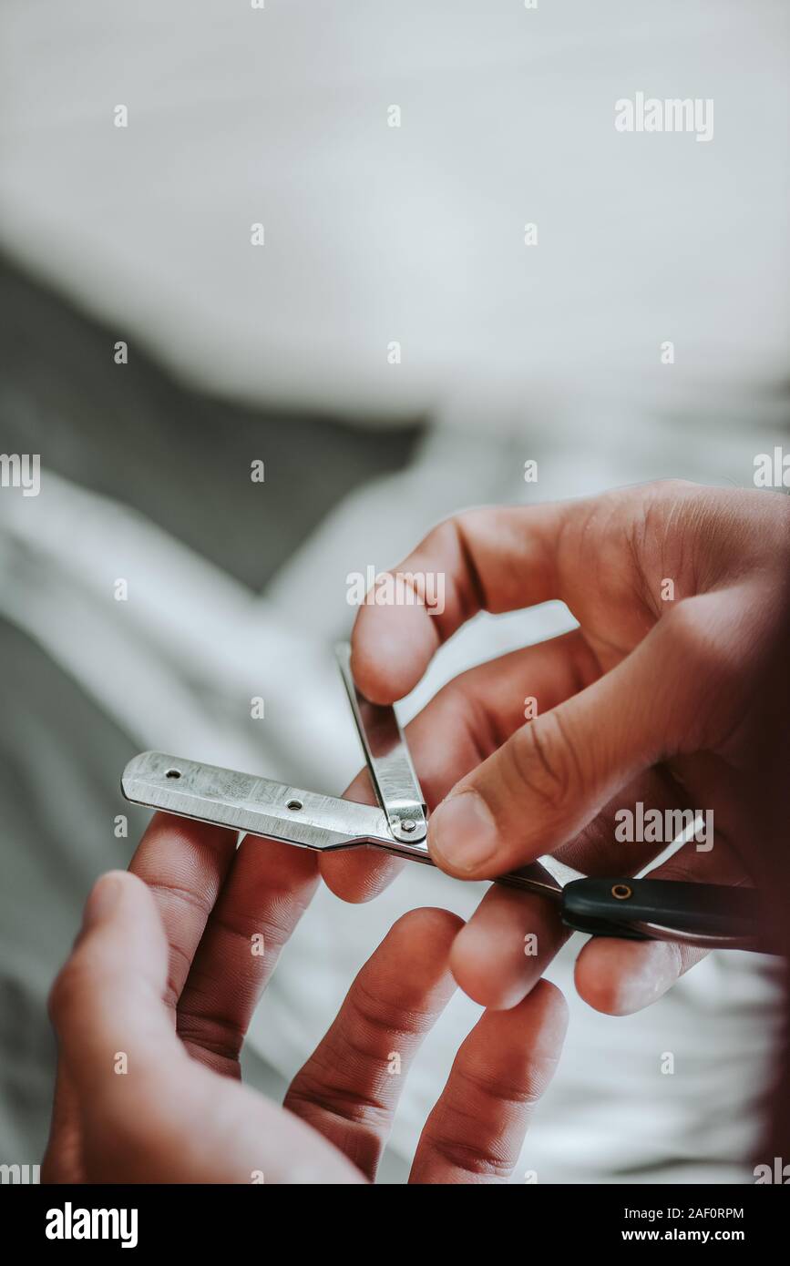 Metallic razor hi-res stock photography and images - Alamy