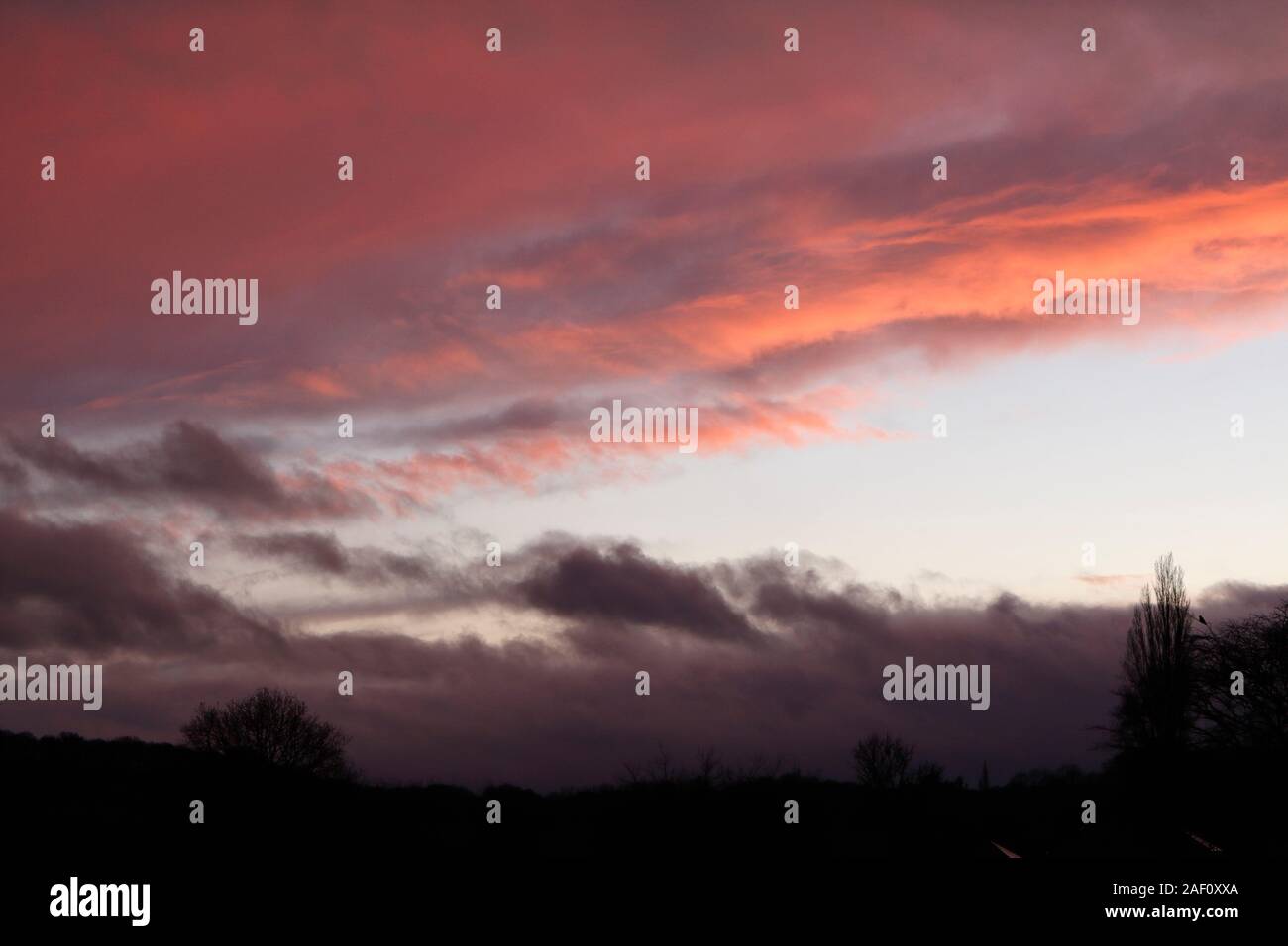 Dark red sunset hi-res stock photography and images - Alamy