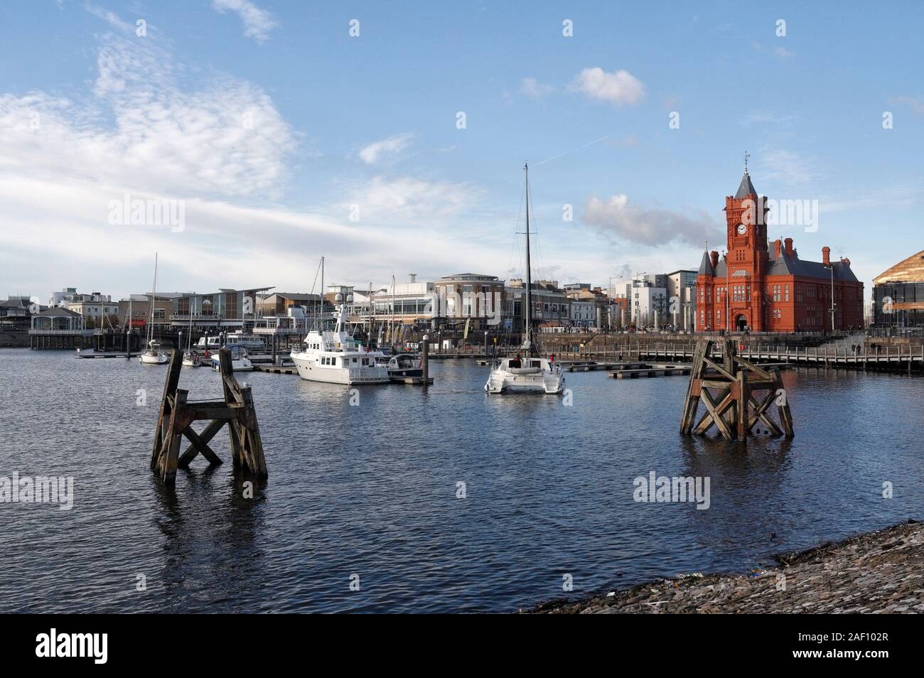 Waterfront structures hi-res stock photography and images - Alamy