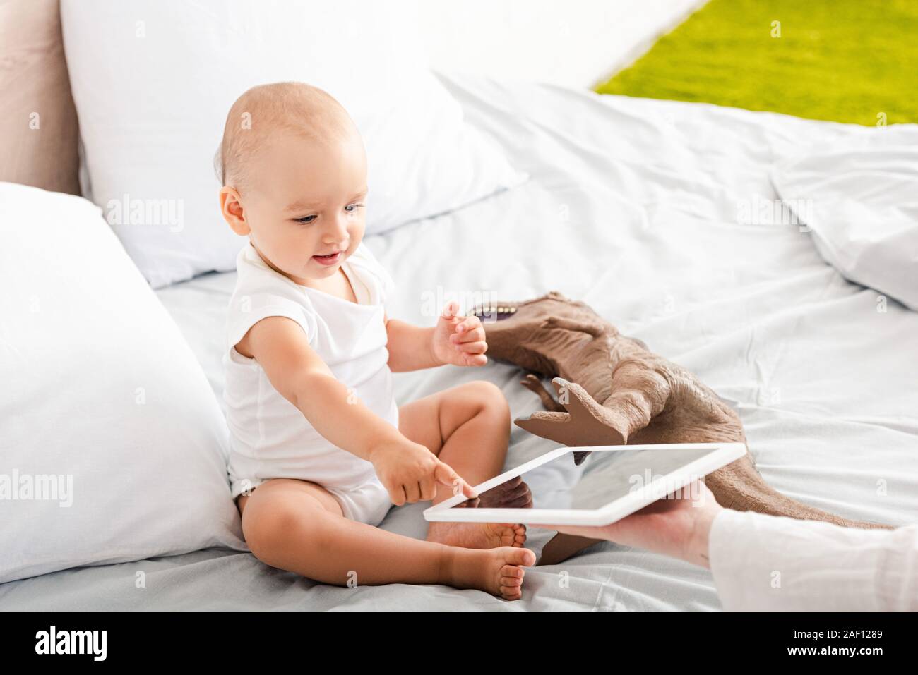 Barefoot child hi-res stock photography and images - Alamy