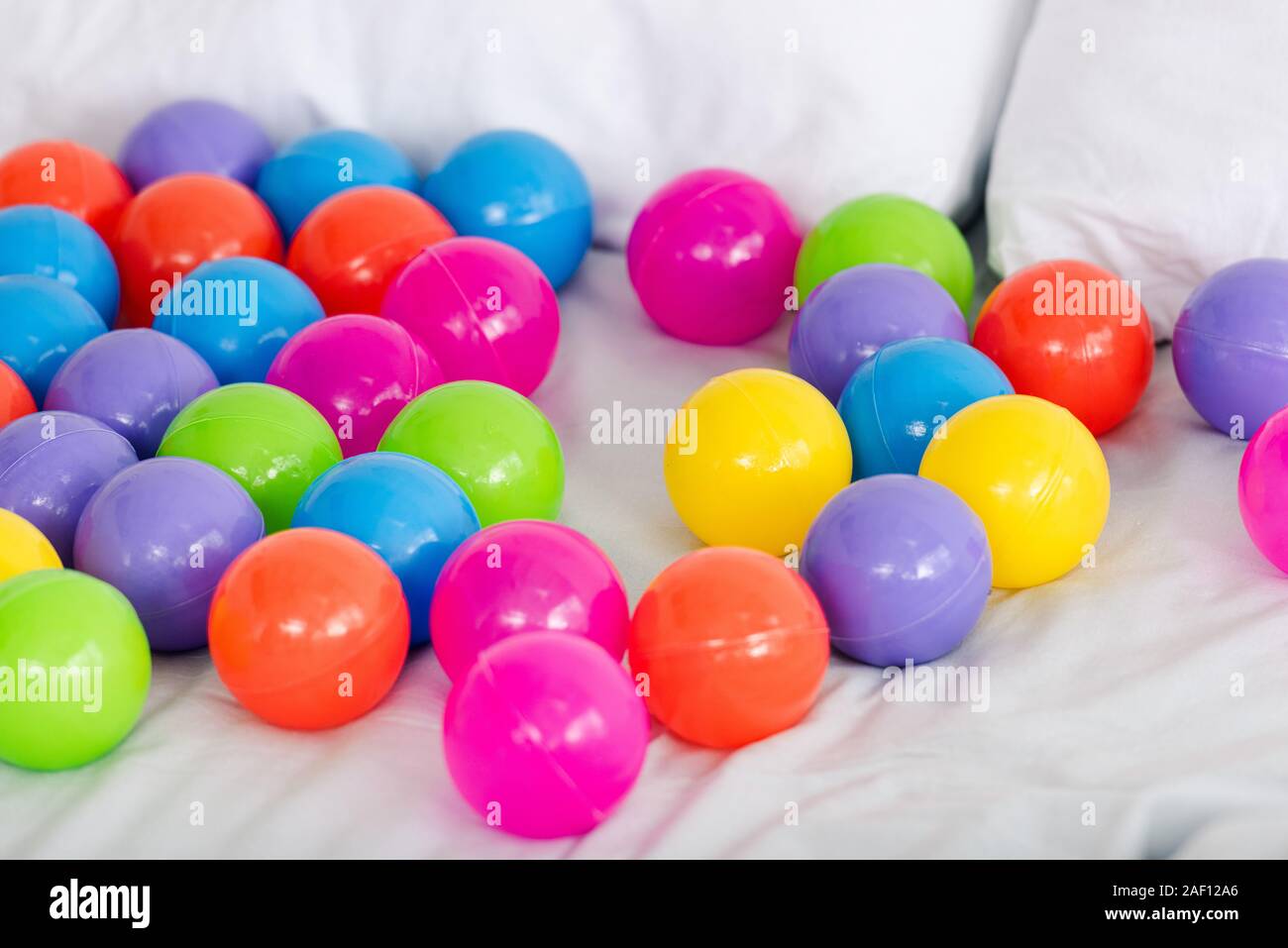 Scattered spheres hi-res stock photography and images - Alamy