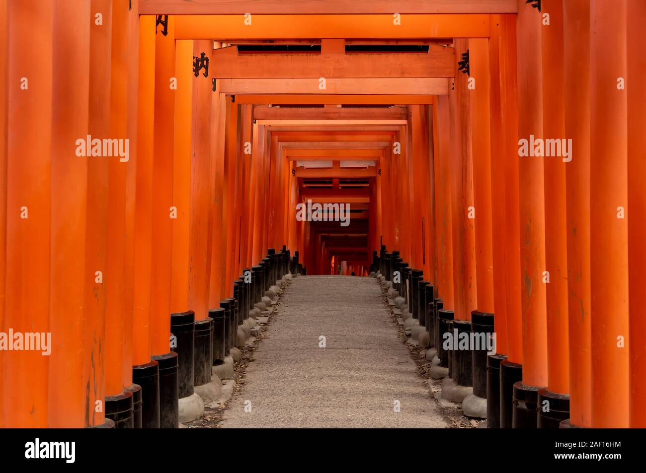 Japanese temple gates hi-res stock photography and images - Alamy