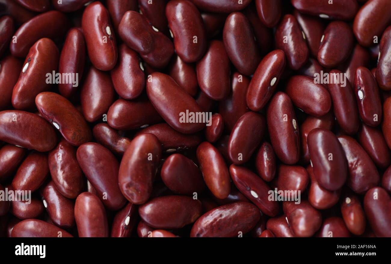 Red bean on texture background / Grains red kidney beans Stock Photo ...