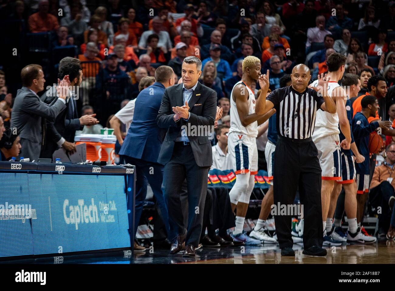 Tony bennett head basketball coach hi-res stock photography and images ...