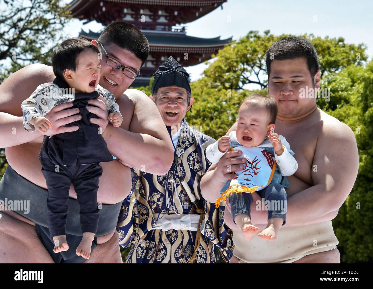 Baby crying contest hi-res stock photography and images - Alamy