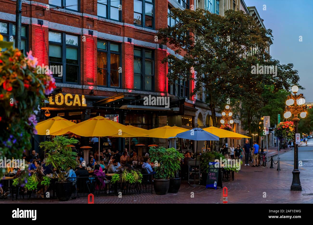 Canada vancouver gas town cafe hi-res stock photography and images - Alamy