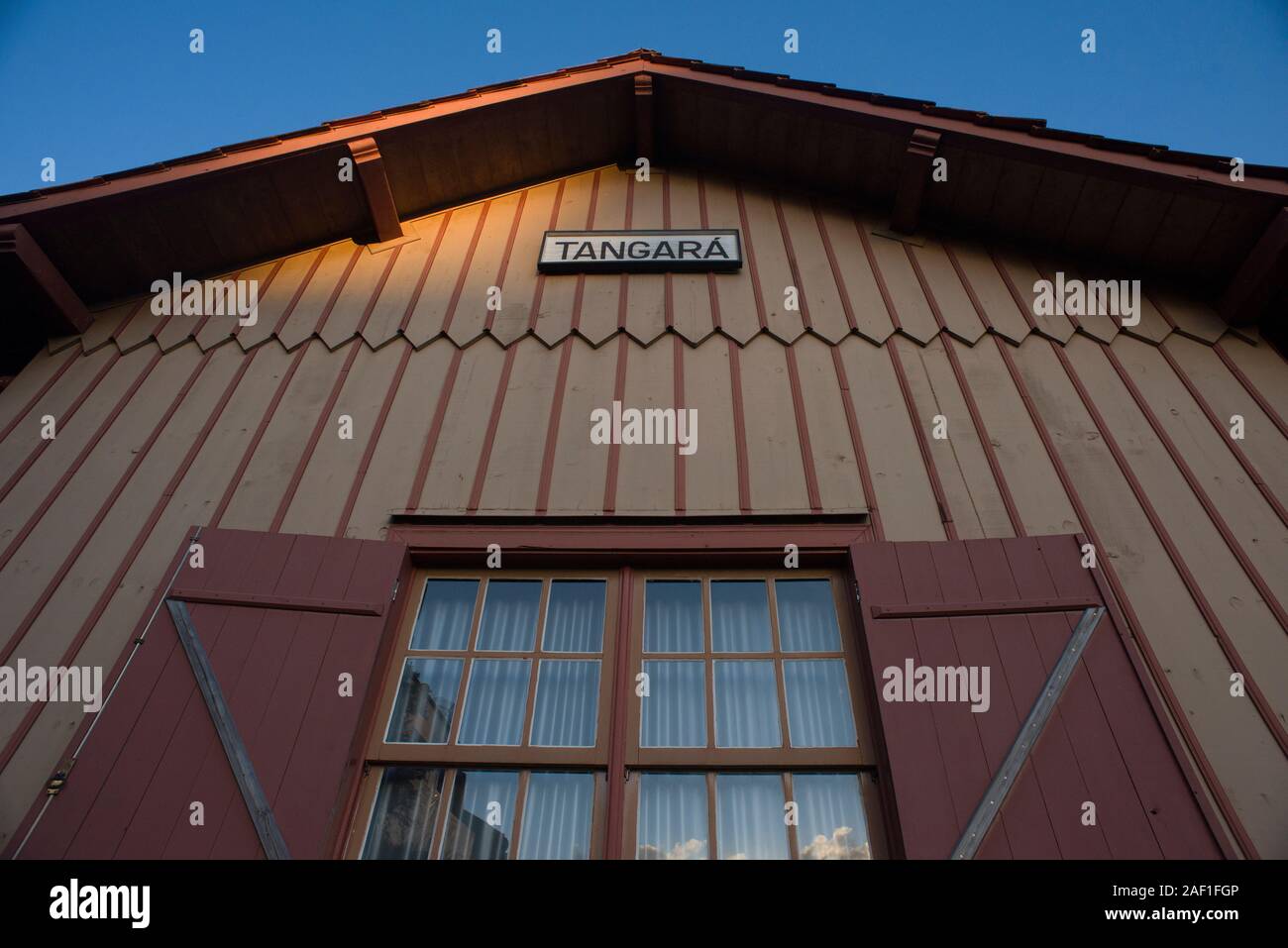 Tangara santa catarina hi-res stock photography and images - Alamy