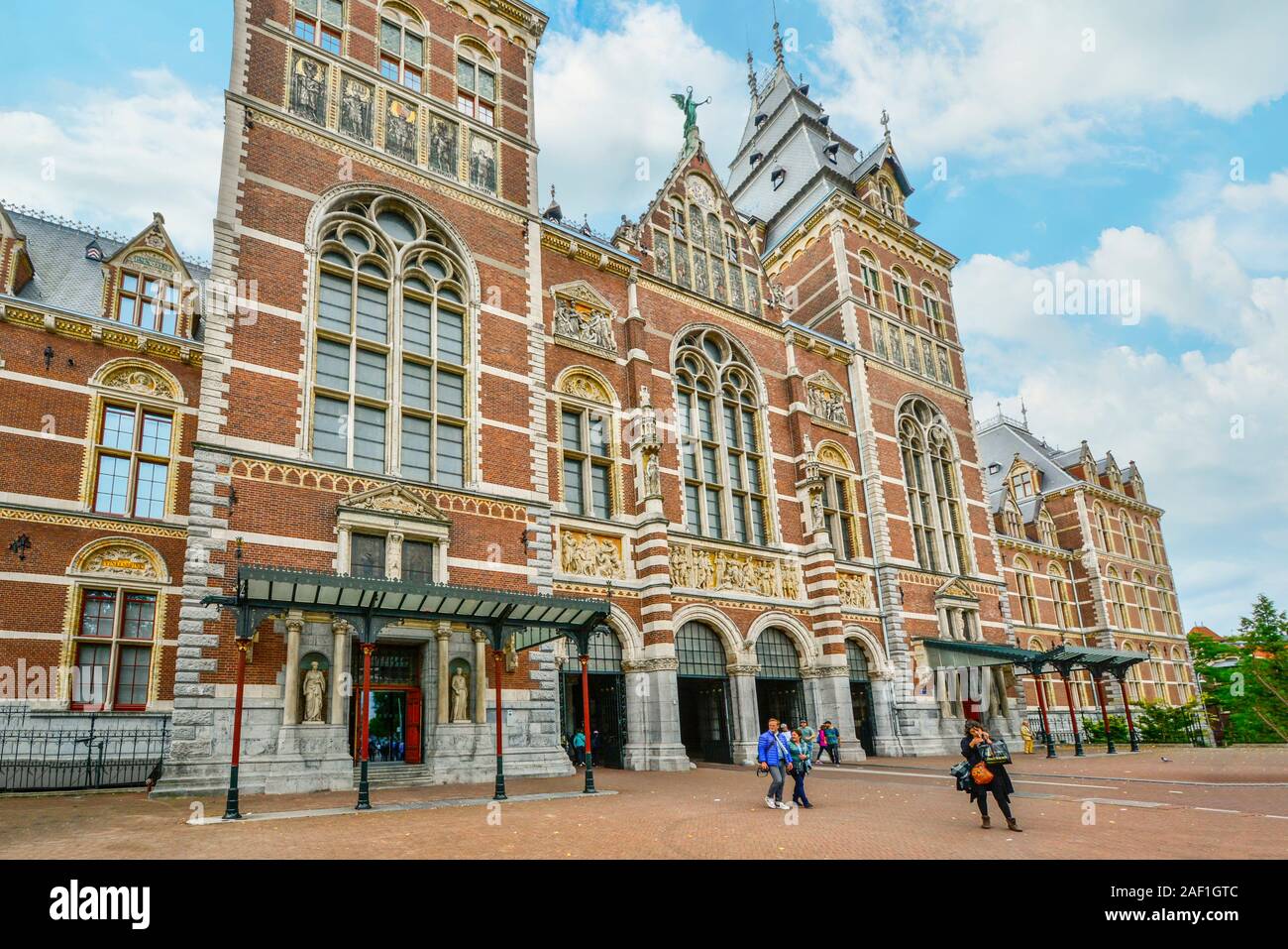 The Rijksmuseum, the Dutch national museum in the Museum Quarter ...