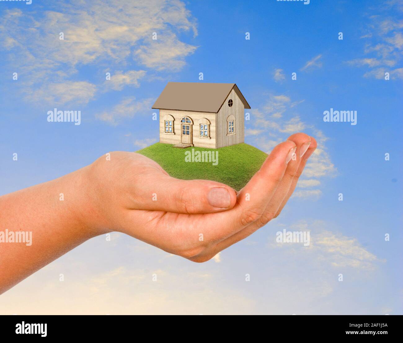 hand wth house Stock Photo - Alamy