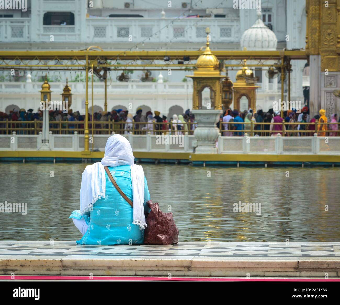 Sikh woman pray hi-res stock photography and images - Alamy