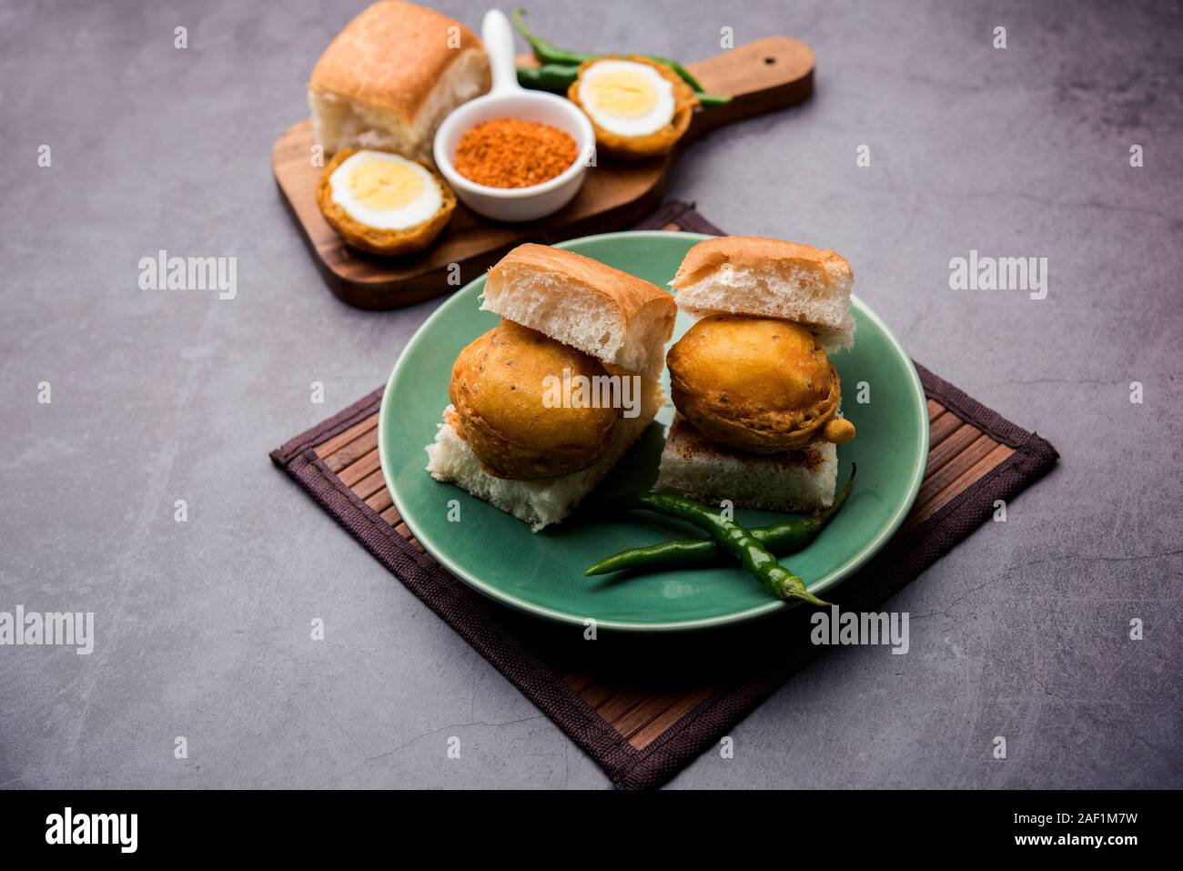 Egg Vada Pav or Anda Wada Paav / Pao is a non-Vegetarian Fast Food Dish ...