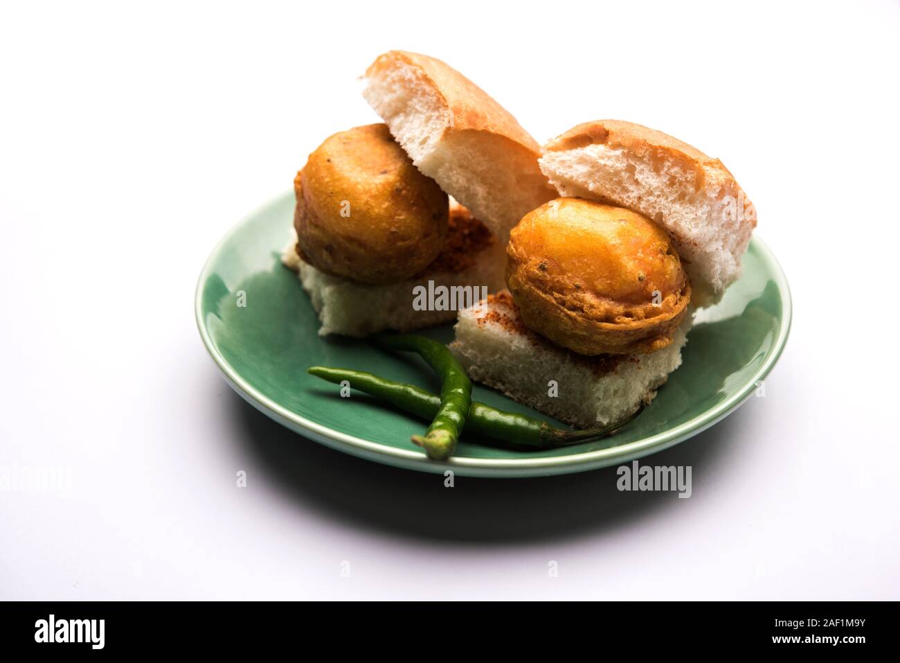 Vada pav hi-res stock photography and images - Alamy