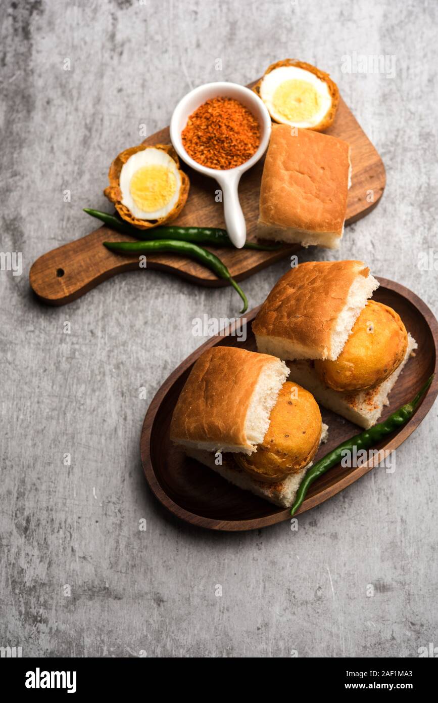 Egg Vada Pav or Anda Wada Paav / Pao is a non-Vegetarian Fast Food Dish ...