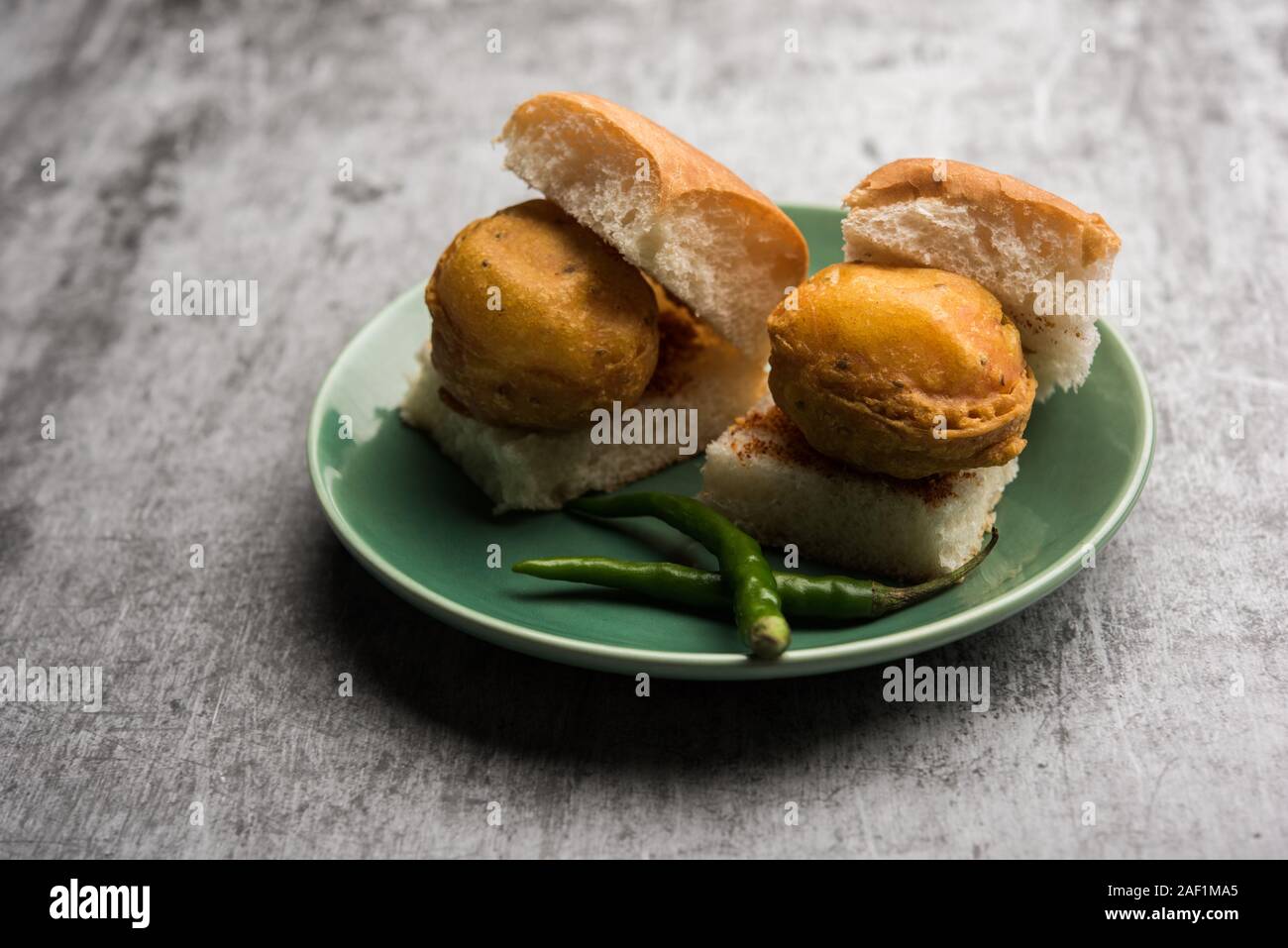 Egg Vada Pav or Anda Wada Paav / Pao is a non-Vegetarian Fast Food Dish ...