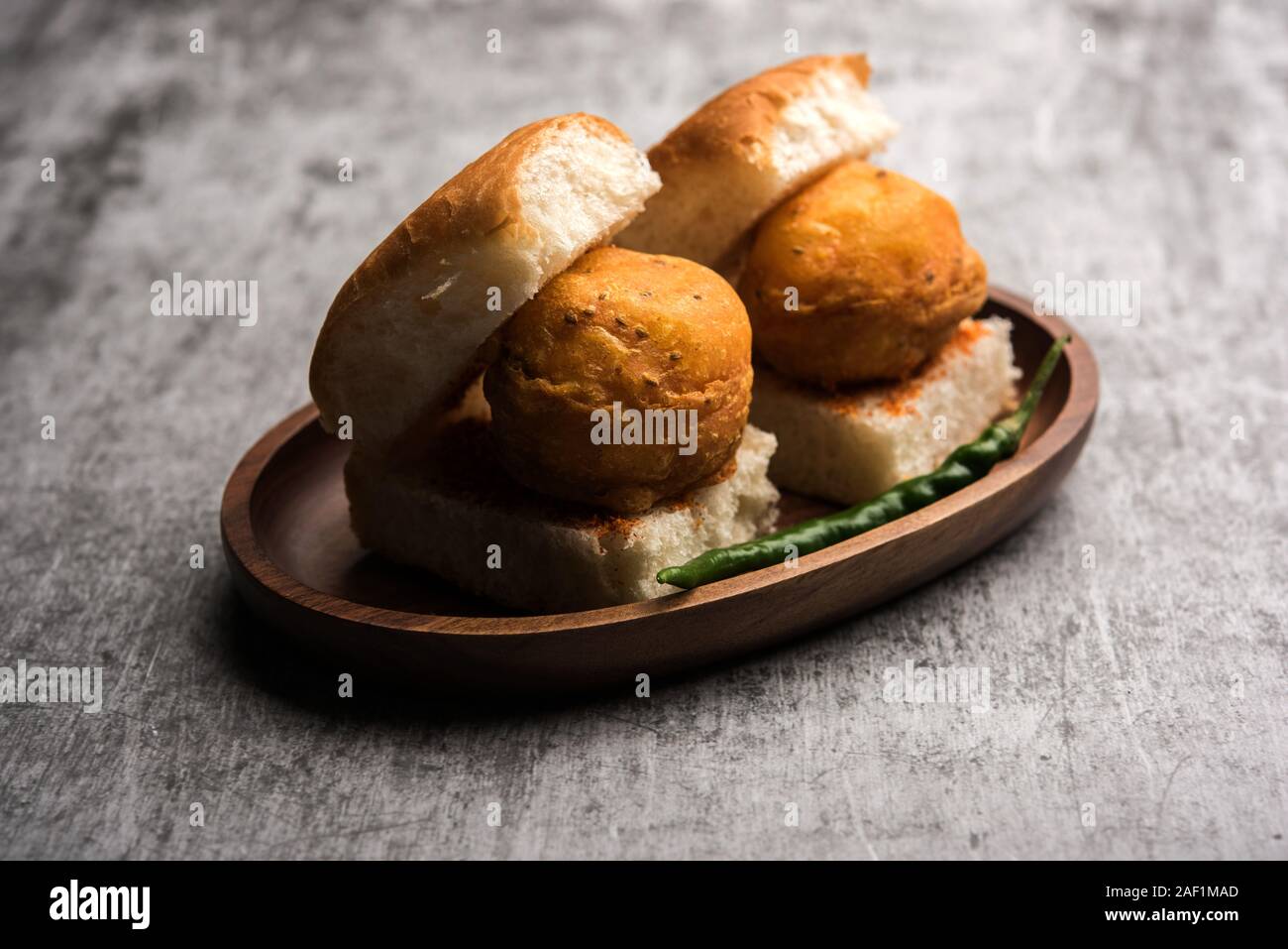 Egg Vada Pav or Anda Wada Paav / Pao is a non-Vegetarian Fast Food Dish ...