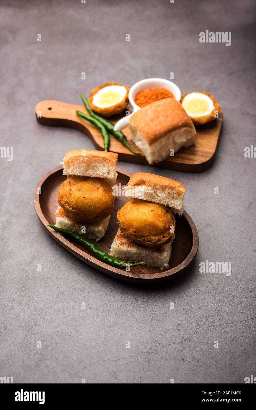 Egg Vada Pav or Anda Wada Paav / Pao is a non-Vegetarian Fast Food Dish ...