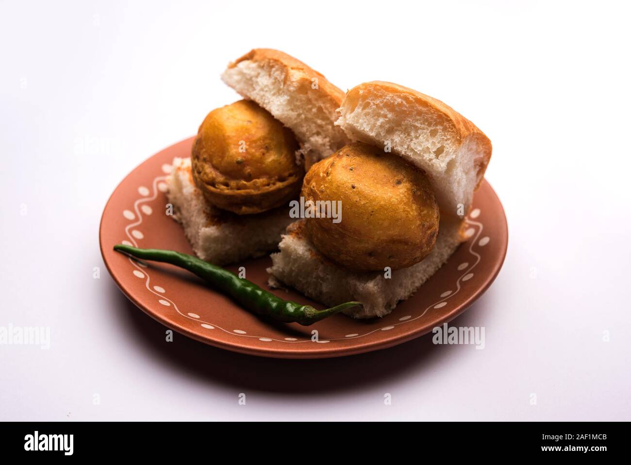 Egg Vada Pav or Anda Wada Paav / Pao is a non-Vegetarian Fast Food Dish ...