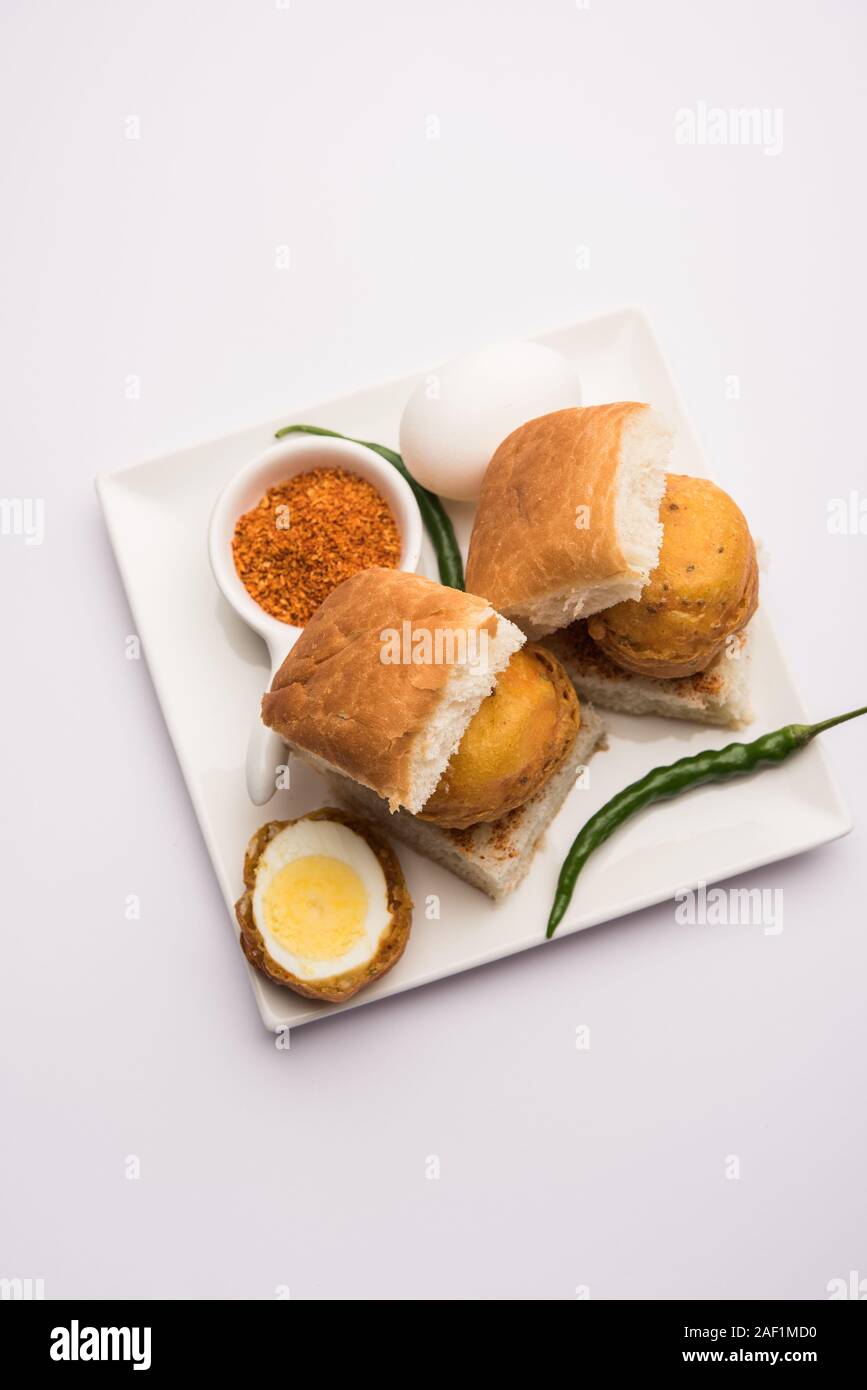 Wadapav hi-res stock photography and images - Alamy