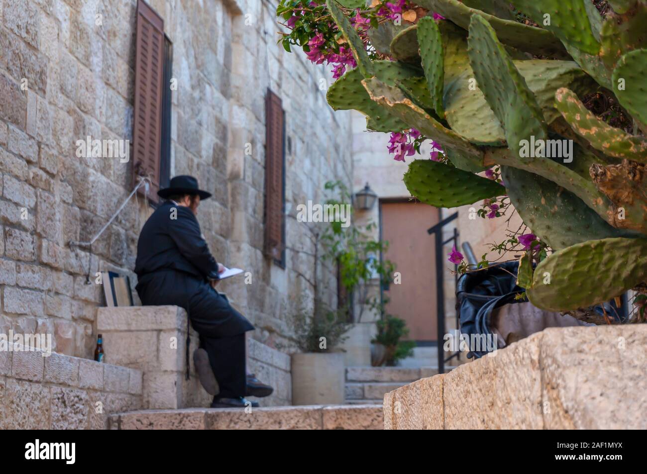 Old jew reading Torah on Shabbat day. Torah reading, a Jewish religious ...
