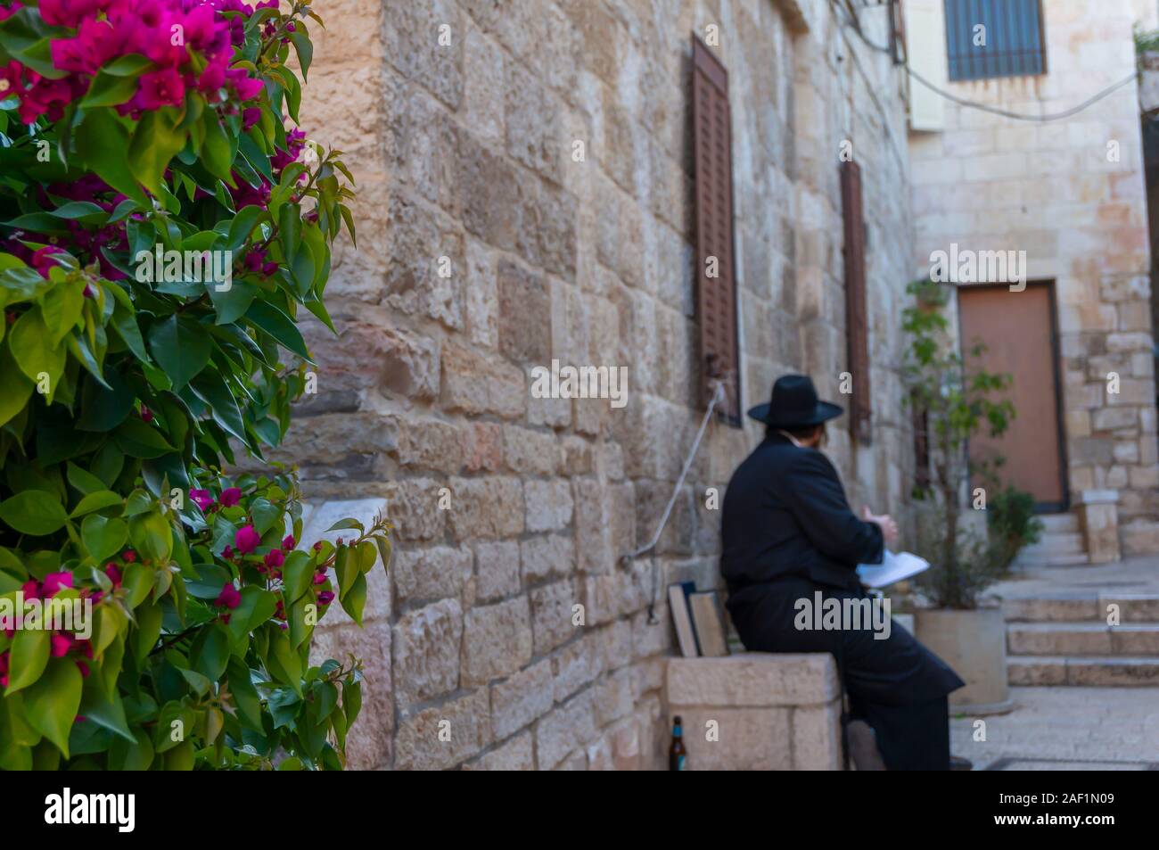 Old jew reading Torah on Shabbat day. Torah reading, a Jewish religious ...