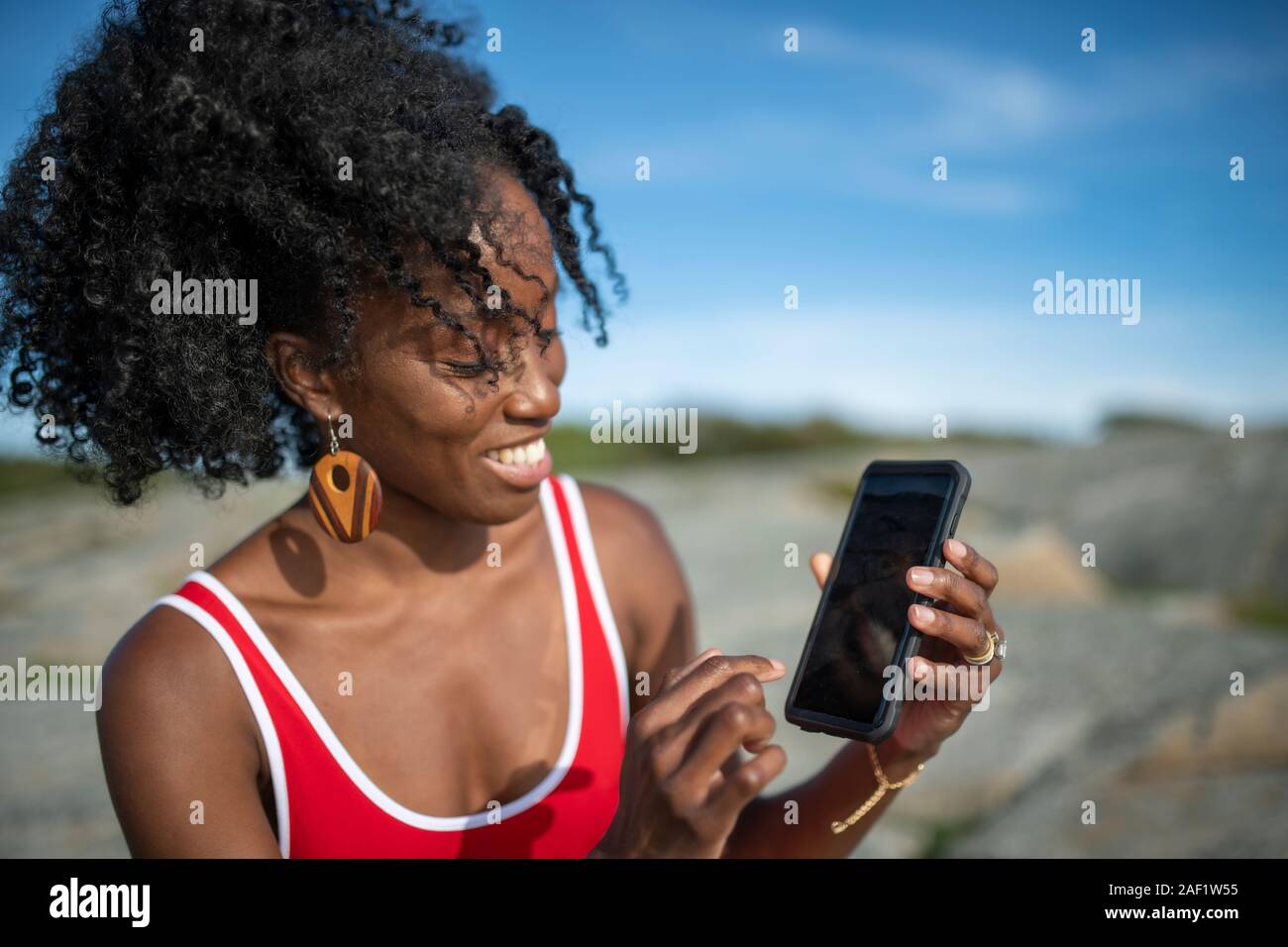 Woman telephone phone cell hi-res stock photography and images - Alamy